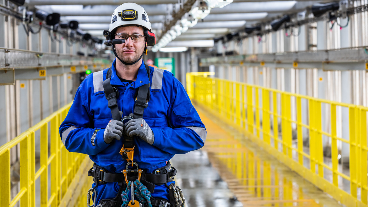 Connected workers deliver ultra-efficient maintenance | Our work | Petrofac